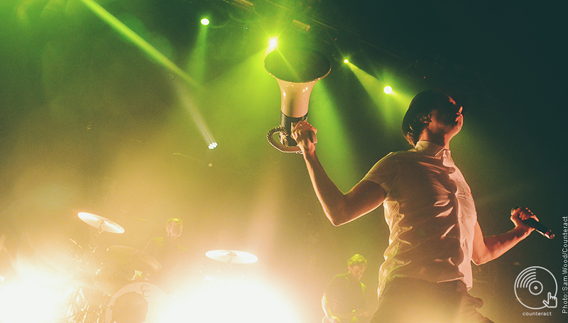 Review: Maxïmo Park define showmanship at the O2 Institute